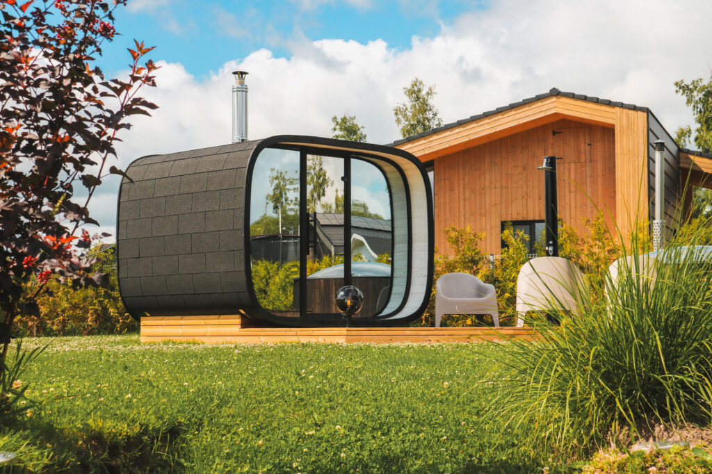 Outdoor Spruce CUBE Log Sauna (4 - 10 Person) - Shym Saunas