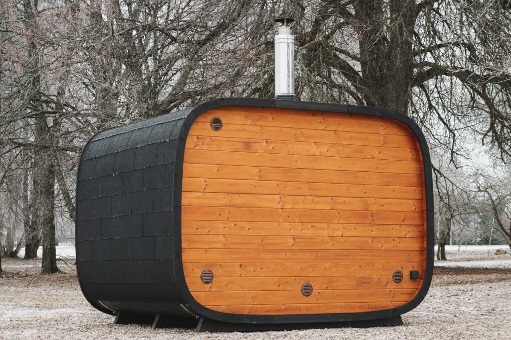 Outdoor Spruce CUBE Log Sauna (4 - 10 Person) - Shym Saunas